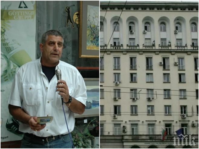 Само в ПИК Скандал Уволниха легендата в тениса Петър Михнев от Спортното министерство след 35