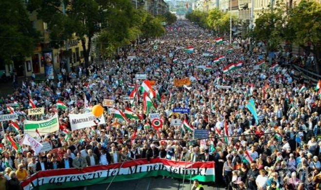 Хиляди излязоха на протест в Будапеща срещу нов закон за образованието
