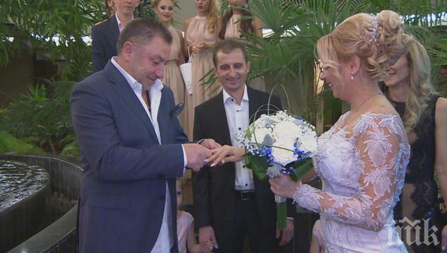 ЕКСКЛУЗИВНО В ПИК И РЕТРО Гибона се върна при бившата си жена СНИМКА