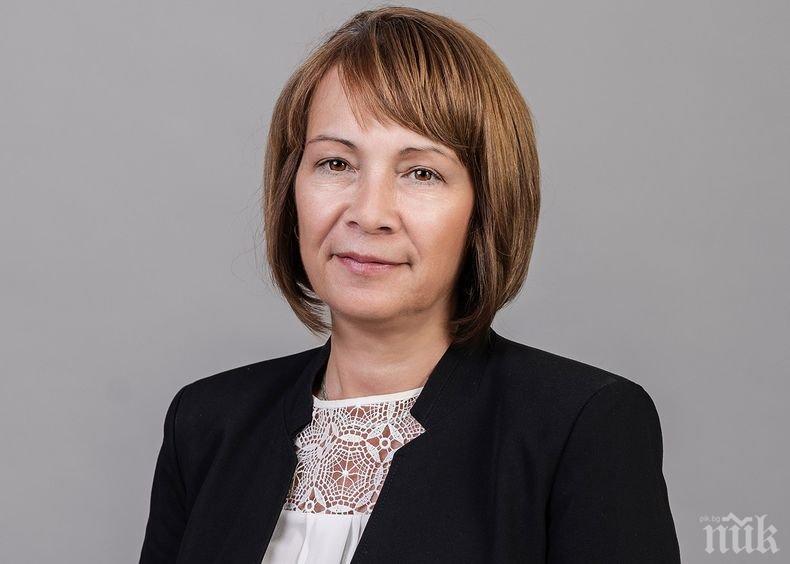 Кандидатът за кмет на община Казанлък Галина Стоянова печели трети мандат с 56 процента от