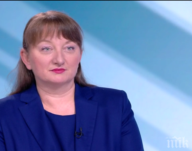 Деница Сачева обяви кои пенсионери ще получат добавка от 120 лева по Великден Информационна