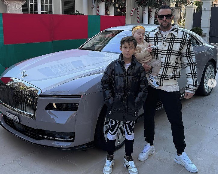 Филип Плейн изплака Не ми останаха сълзи 3 месечното му бебе е в тежко състояние в болница