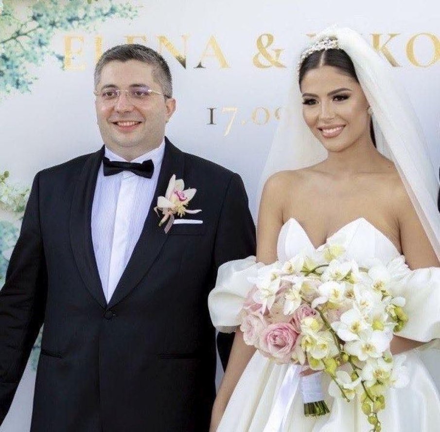 ГОРЕЩО В ПИК Острие на ГЕРБ поля дървена сватба СНИМКИ Информационна агенция ПИК