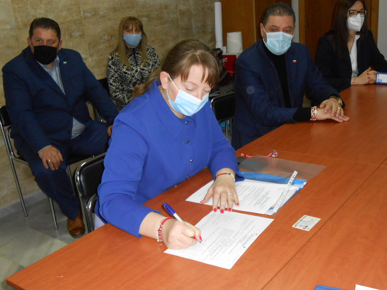 Деница Сачева регистрира листата на ГЕРБ СДС с кандидати за народни представители от Добрич