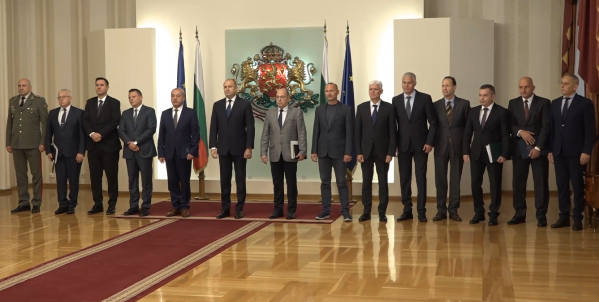 ИЗВЪНРЕДНО В ПИК Започна срещата при президента заради ескалацията на