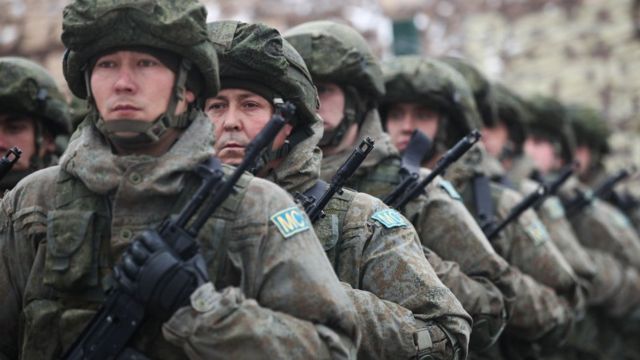 ГОРЕЩО ОТ ФРОНТА Русия струпва големи сили в Източна Украйна