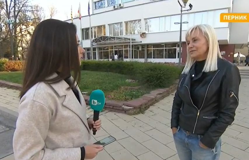 Съпругата на пребит от прокурорския син пернишки треньор Той размаха среден пръст на