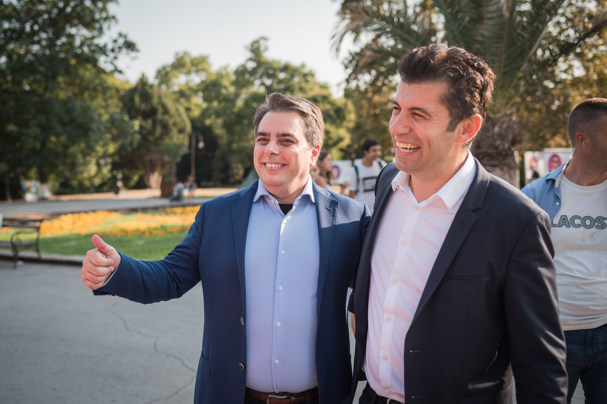 Петков и Василев публично да се извинят на Младежи ГЕРБ за цените на бензина И да напишат 100