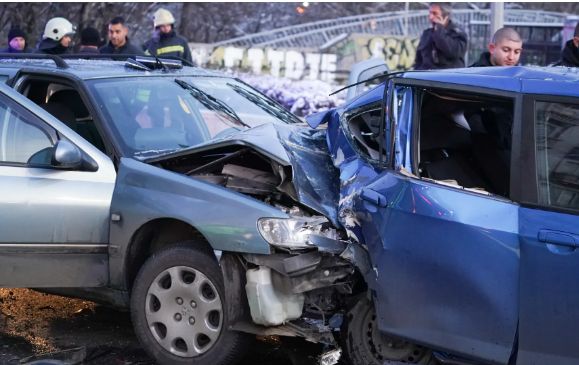 Верижна катастрофа Осем коли се нанизаха на пътя Ямбол Кукорево Информационна агенция ПИК