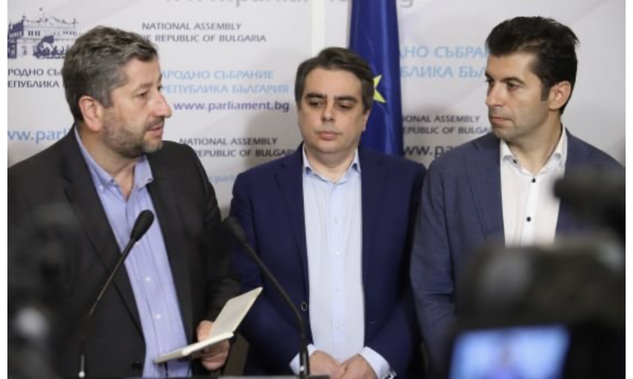 РАЗМАЗВАЩ КОМЕНТАР ЗА КИРО И АСЕН Съдбата на ПП ДБ може да бъде като на Атака Оставката на