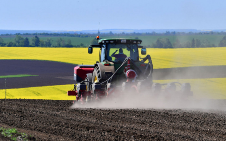Краен срок за подаване на заявления в кампанията за директни плащания за земеделците