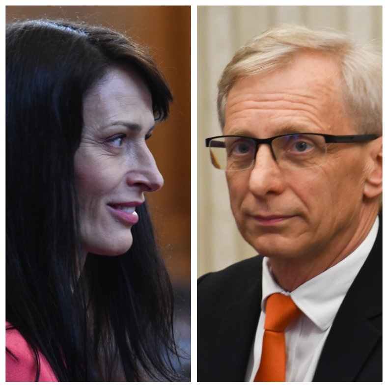 ЕКСКЛУЗИВНО В ПИК 14 СМАЗВАЩИ ГАФА на кабинета Денков Габриел