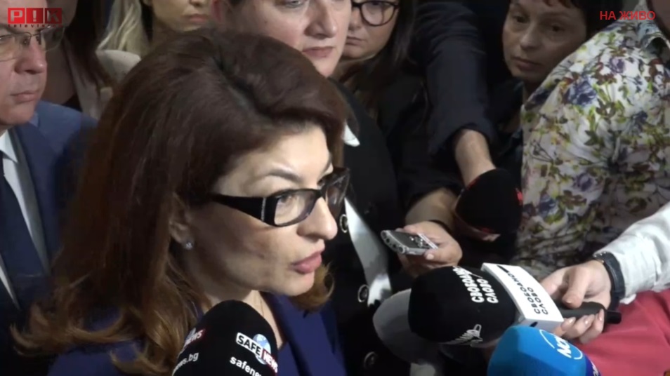 ПИК Tv Десислава Атанасова Скандалът с флашката и кода на машините е огромен Свикваме спешна