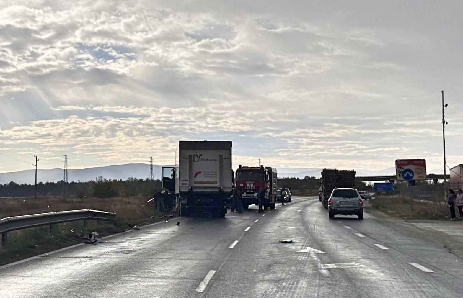 МЕЛЕТО НА ПОДБАЛКАНСКИЯ ПЪТ Шофьор загина затиснат в колата си