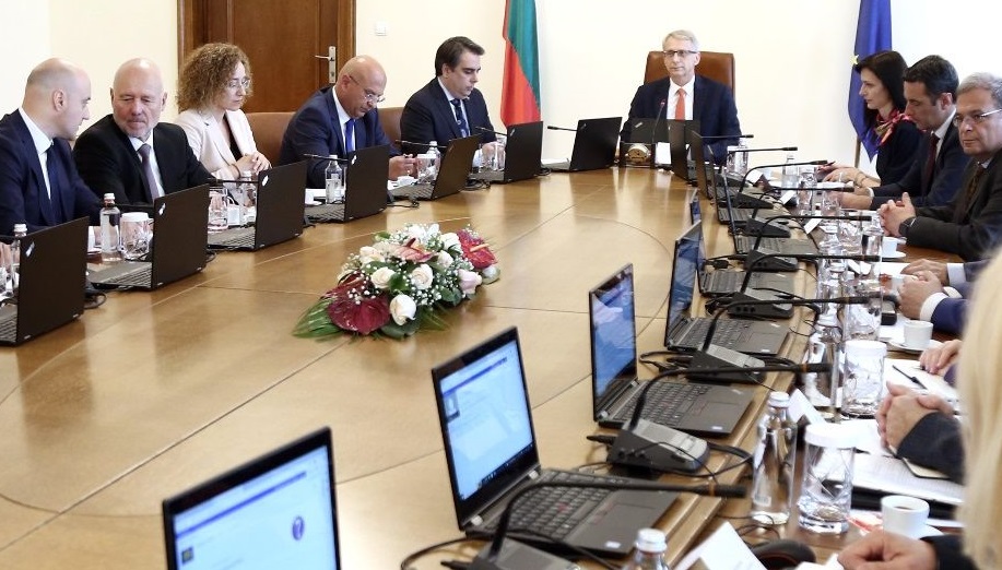 Кабинетът се разписа във Фейсбук България не е давала съгласие да