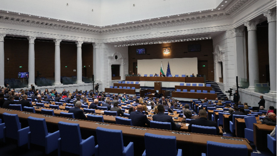ОТ ПОСЛЕДНИТЕ МИНУТИ Парламентът заседава извънредно днес за договора