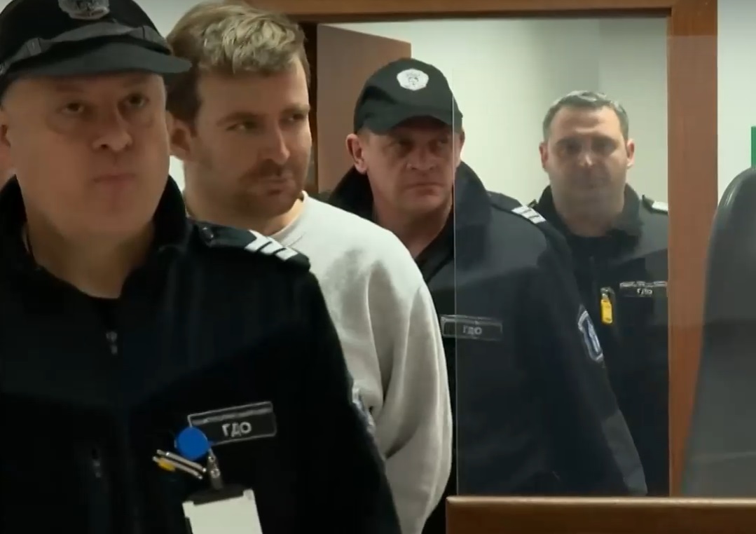 Какво се знае за Червения пират в родния му град Сливен Информационна агенция ПИК