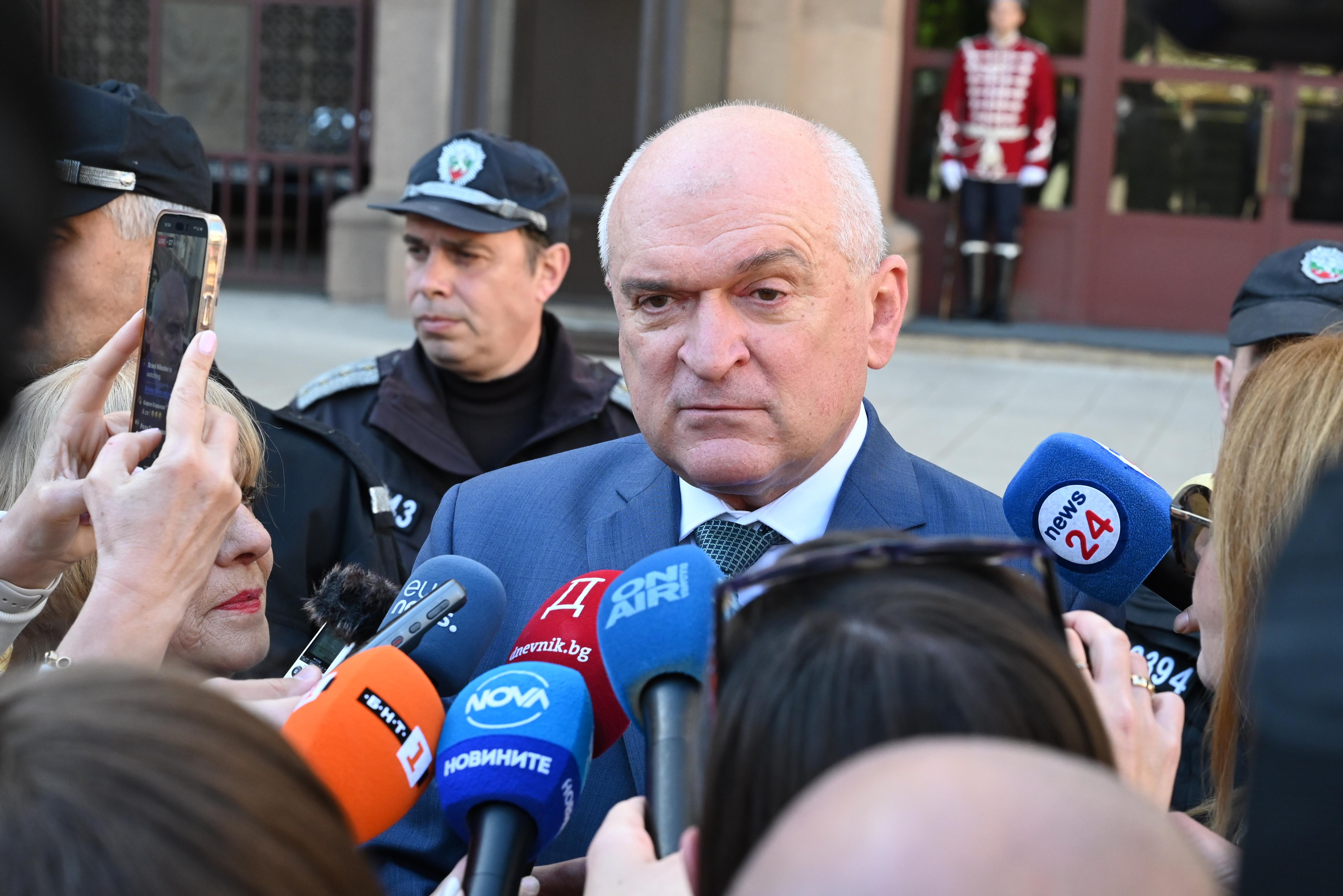 ПЪРВО В ПИК Главчев стори НЕМИСЛИМОТО преди да извади козовете си пред