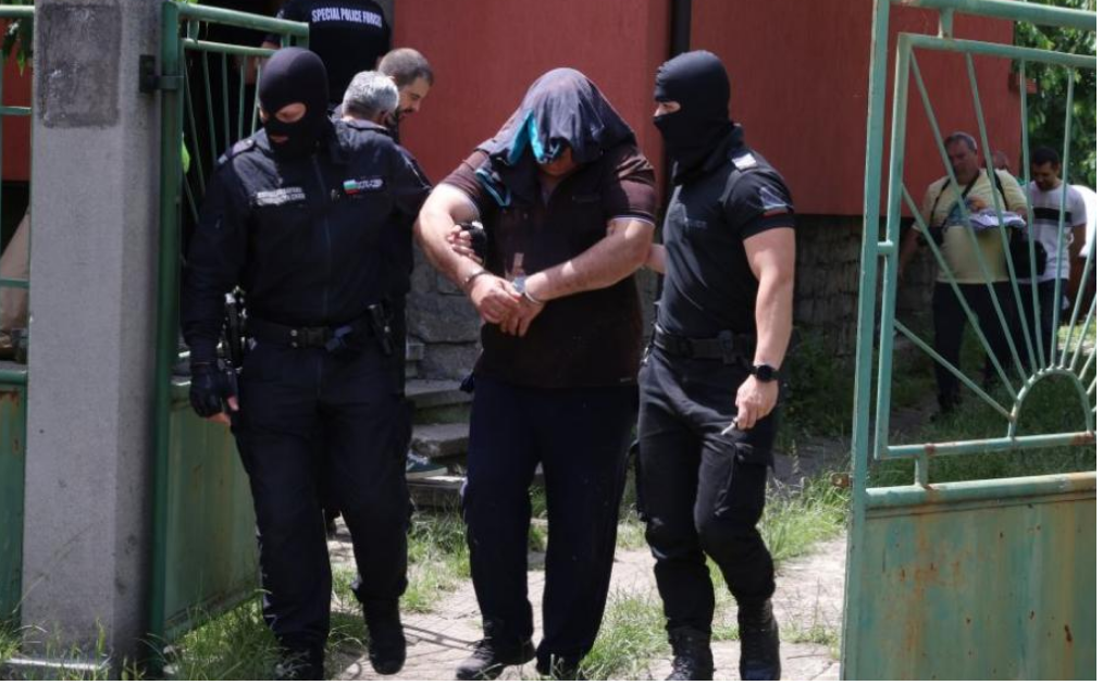 Прокуратурата поиска постоянен арест за трима задържани при акция в