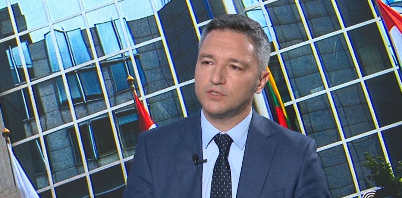 Крамолите в БСП отблъснали Радев да им връчи третия мандат