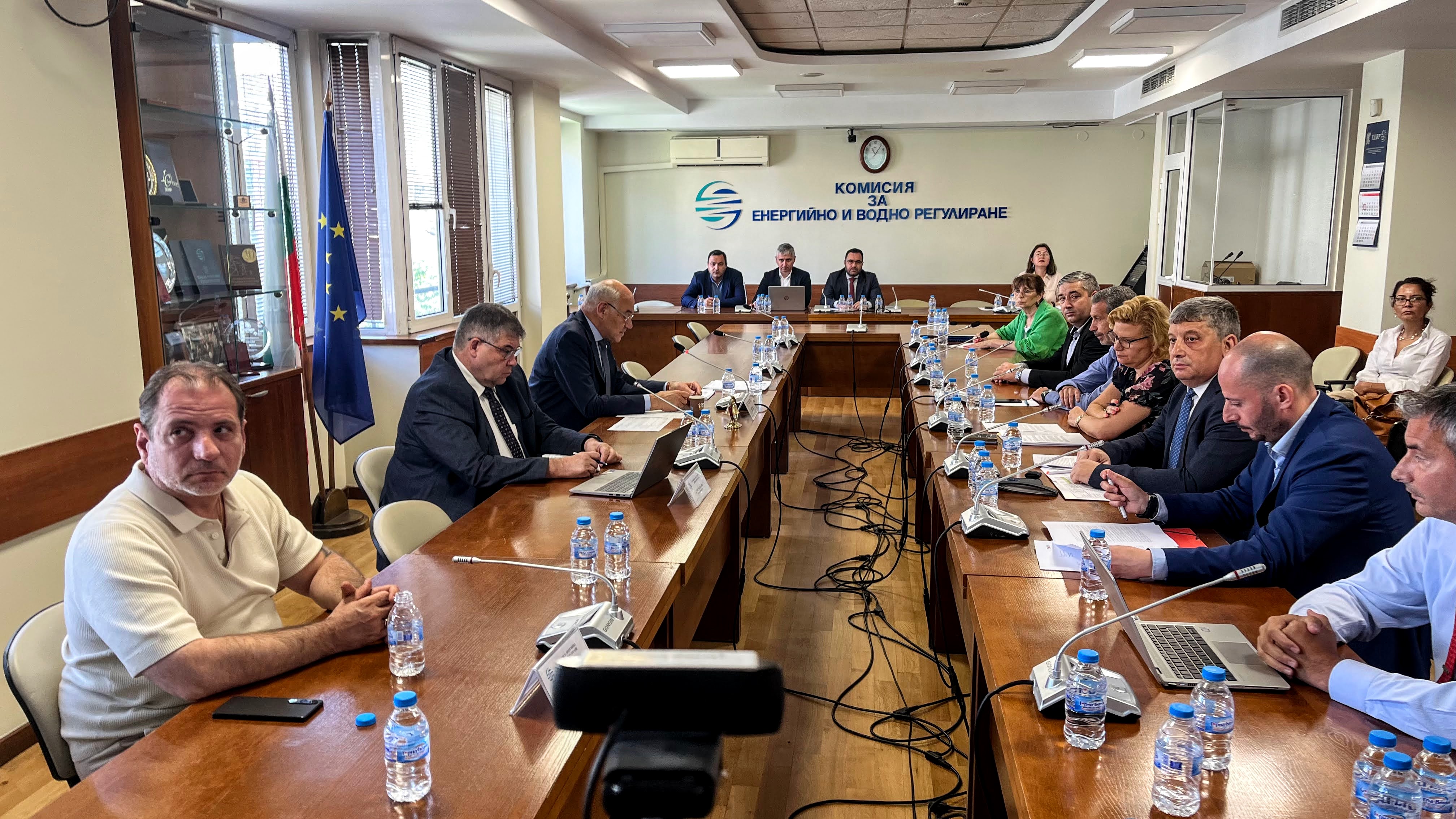 КЕВР свали цената на парното и вдигна тока за много потребители Информационна агенция ПИК