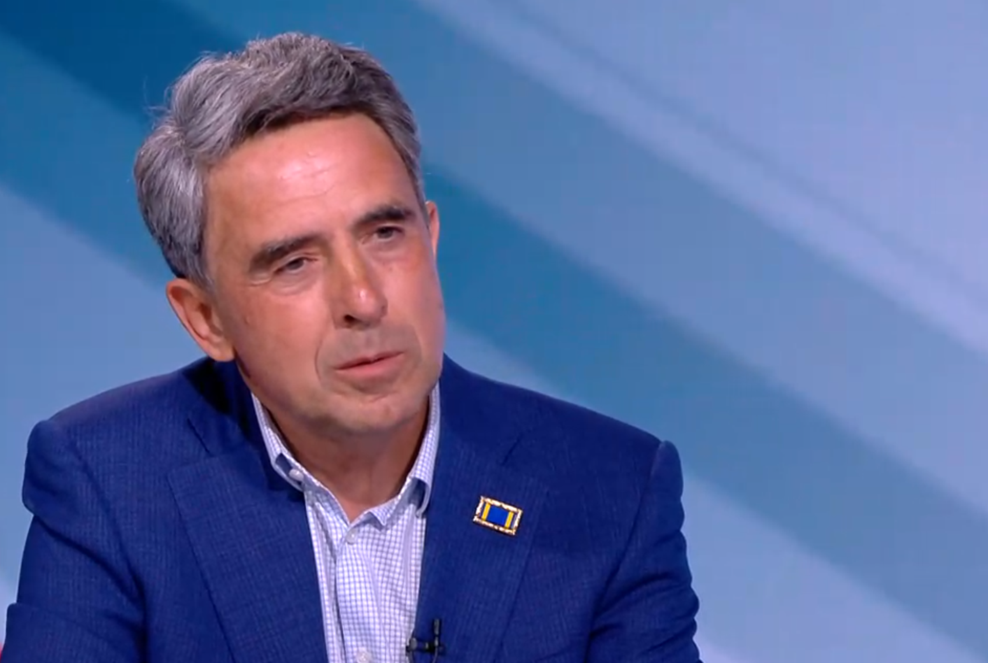 КАПАЦИТЕТ Плевнелиев дава съвети на Борисов и ГЕРБ от телевизора
