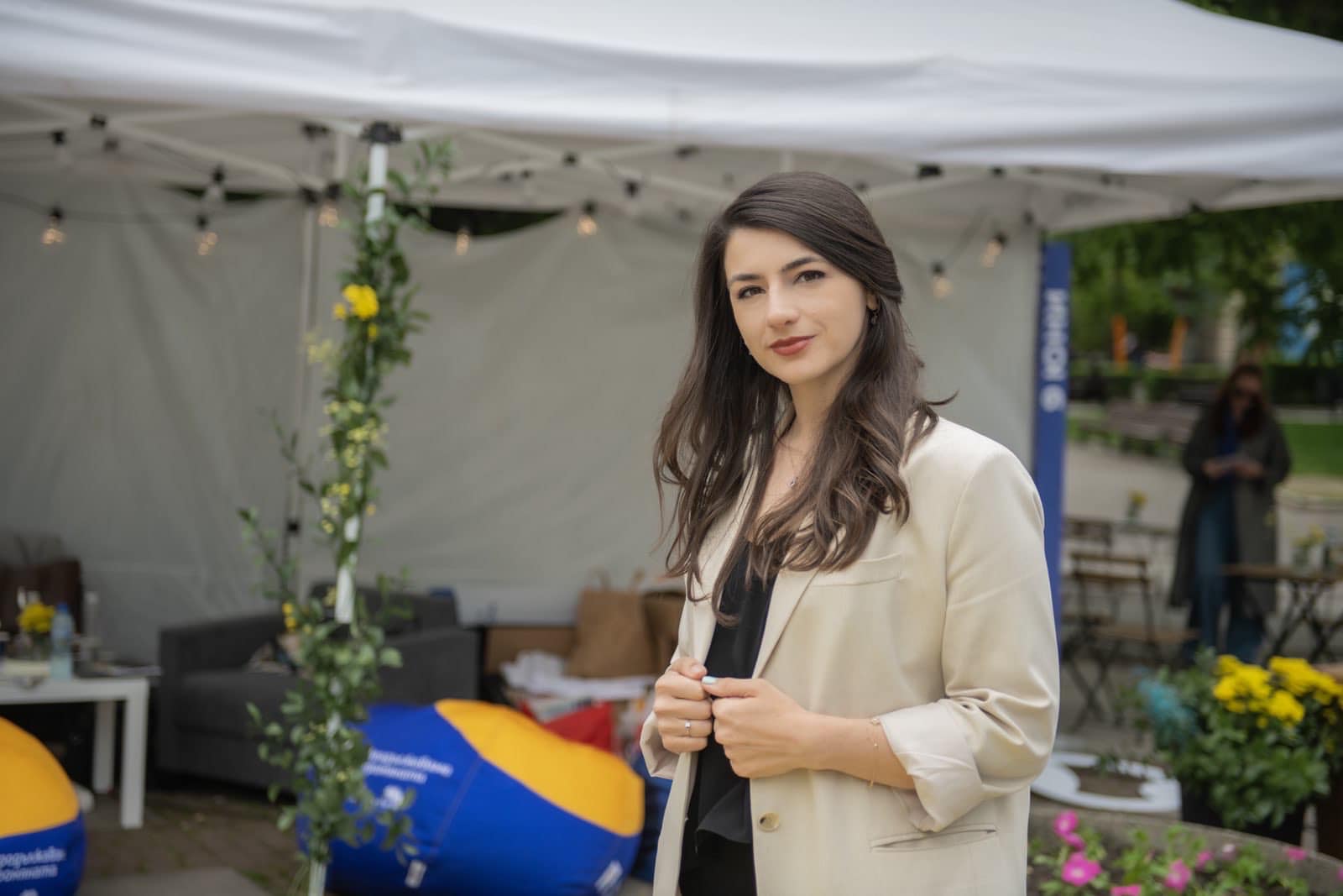 ГОРЕЩО В ПИК Лена шокира парламента вижте в какъв вид се яви на работа СНИМКИ