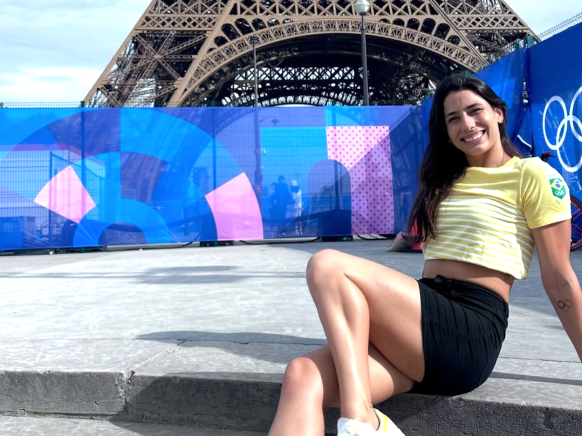 Изхвърлиха плувкиня от Париж заради Айфеловата кула Информационна агенция ПИК
