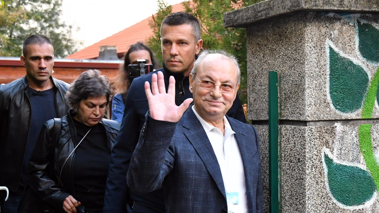 Доган щял лук и хляб да яде но ДПС да не предаде Гладният на сития не вярва Ага