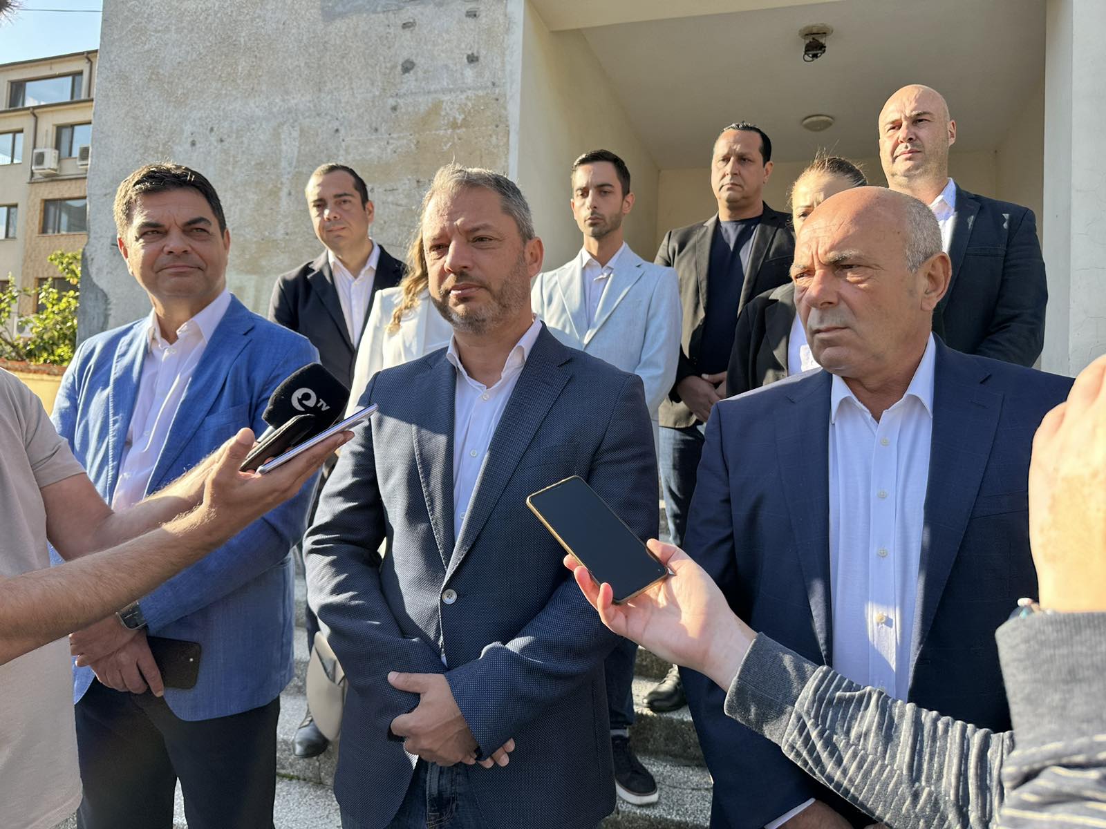 Двама видни представители на местната власт помагат на Делян Добрев в Хасково Острието на ГЕРБ