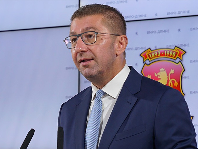 БОМБА Премиерът на Северна Македония Християн Мицкоски има роднини с