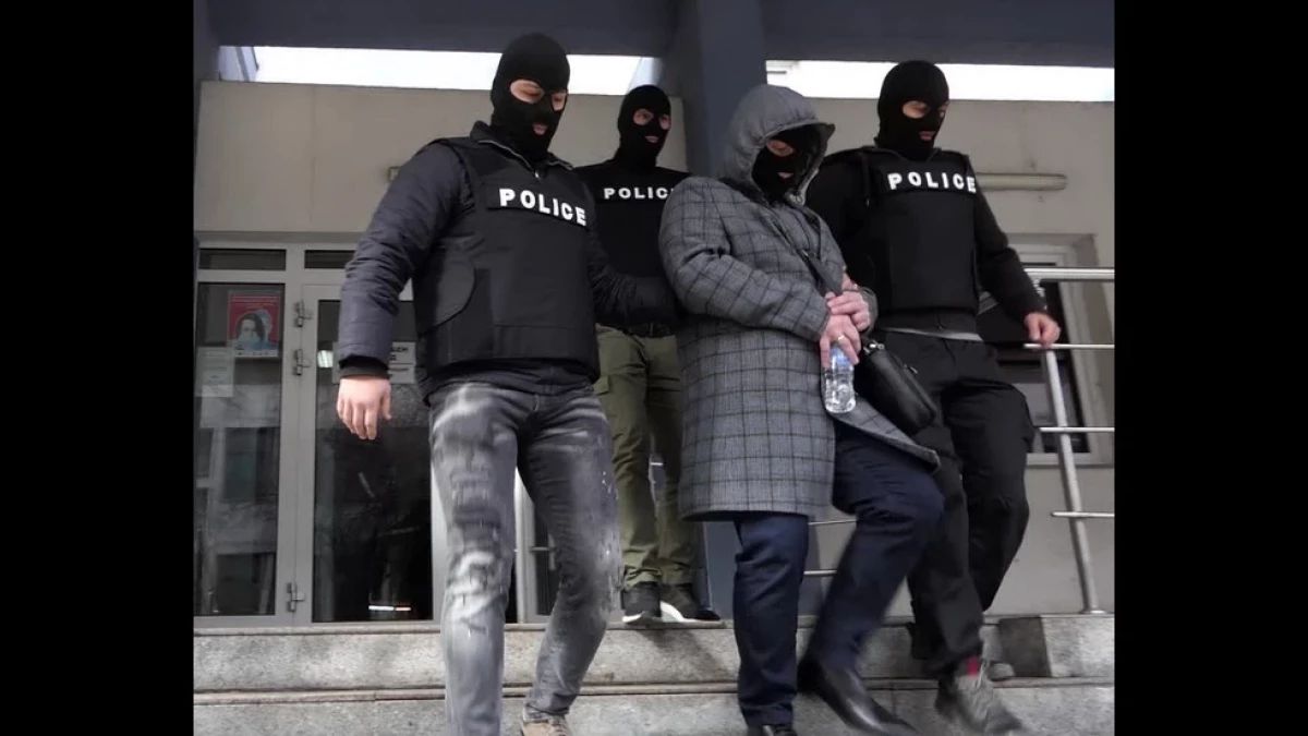 Шокиращи подробности за ареста на МВР шефовете Намесена е и търговия с оръжие Информационна