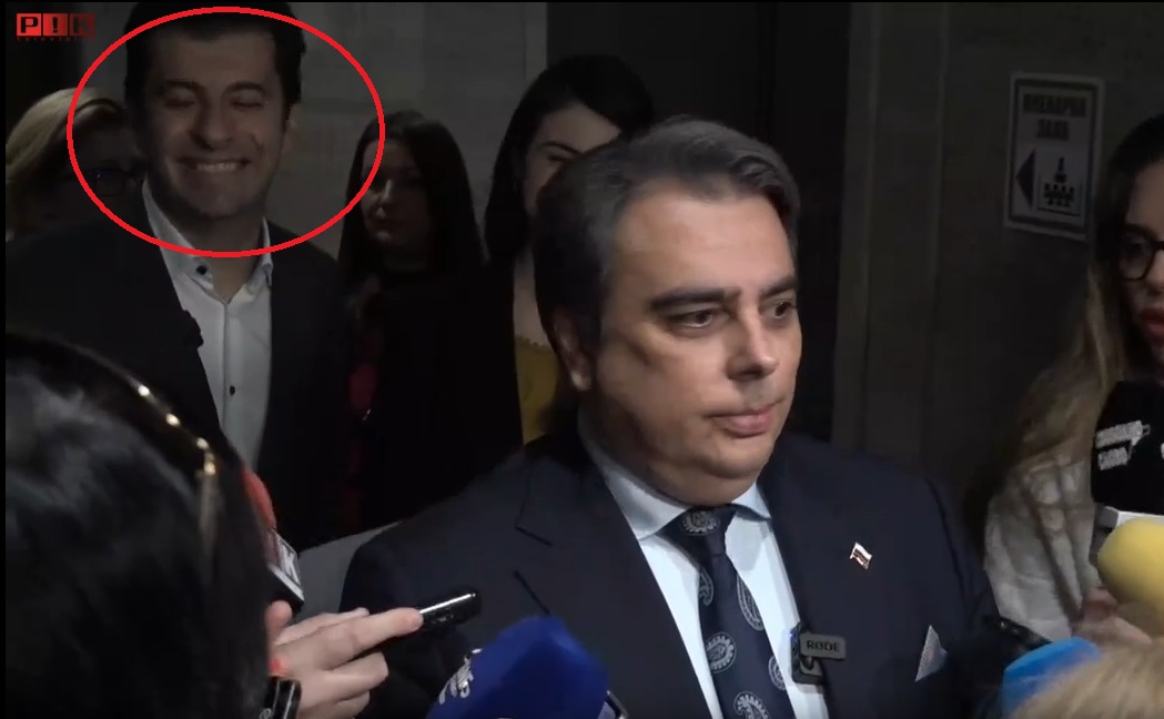 Шокираха Киро с въпрос как ще докаже че не употребява наркотици той се хили неадекватно ВИДЕО