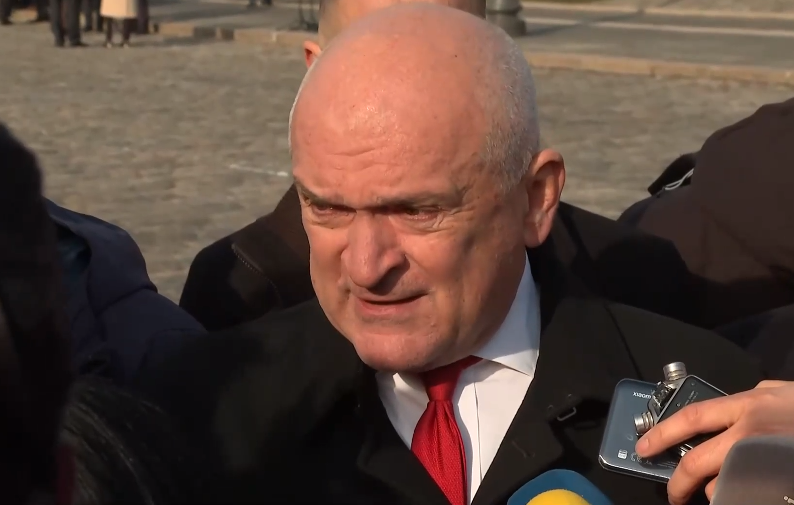 Главчев се избъзика с депутатите Надявам се че до великденската си ваканция ще приемат бюджета