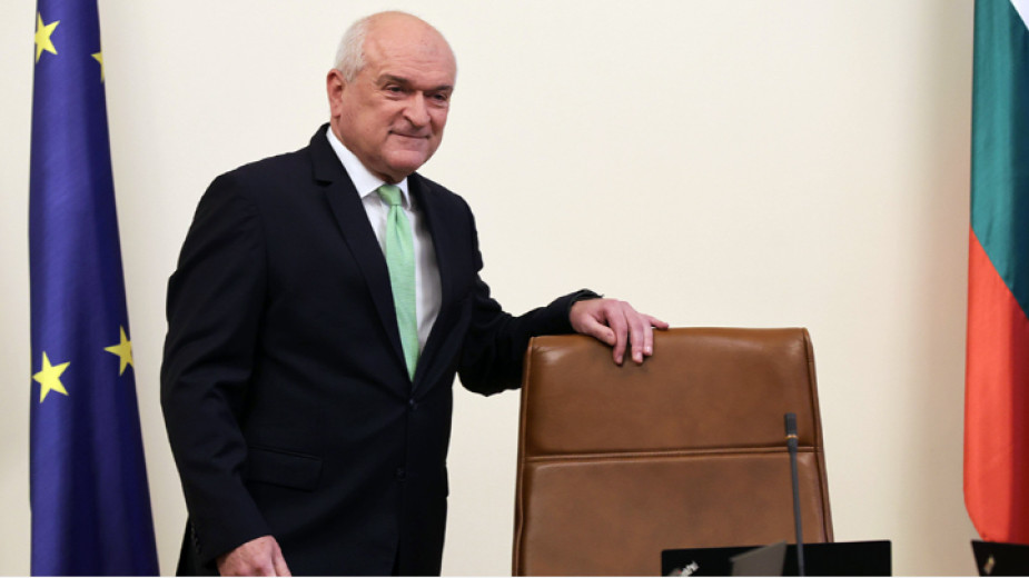 Кабинетът предлага до края на март да е в сила законът който трябва да замени редовен бюджет