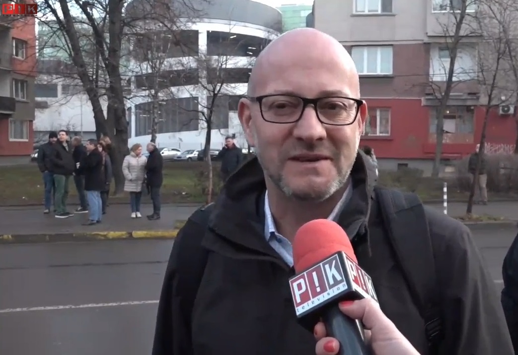 ЕКШЪН В ПИК Tv Приклещиха Радан Кънев на протеста за Киро Евродепутатът призна че е бил