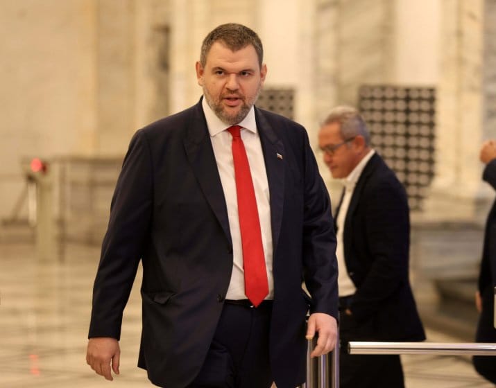 ИЗВЪНРЕДНО В ПИК Делян Пеевски иска парламентарна комисия за