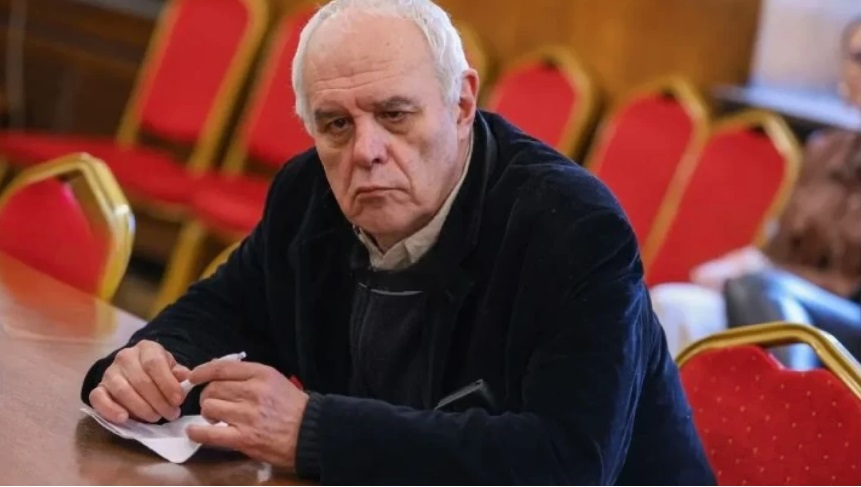 На вниманието на БНТ БТВ и НОВА Крайно време е комунистическият паметник Андрей Райчев да бъде