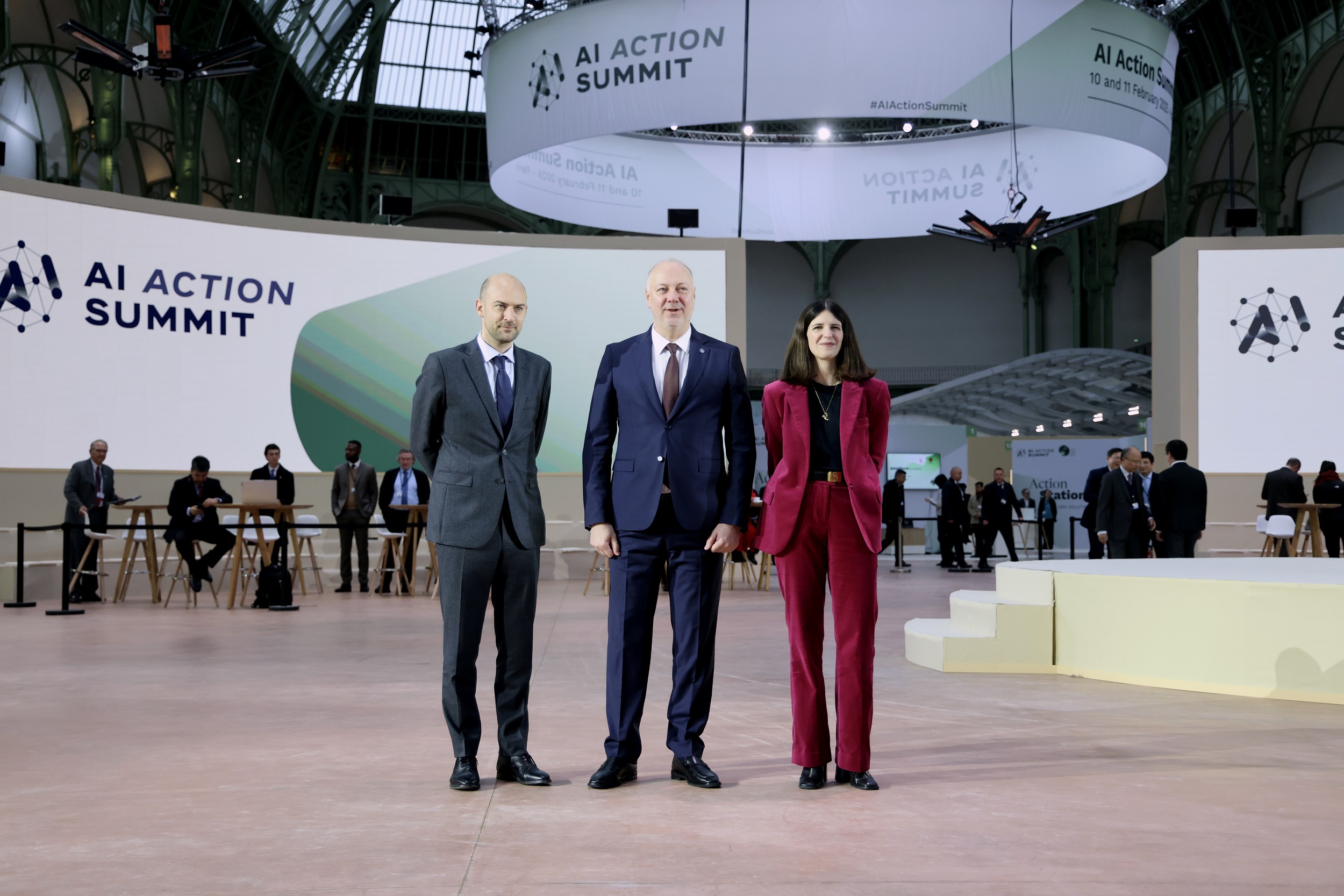 Росен Желязков и вицето на Тръмп нищят изкуствения интелект в Париж Информационна агенция ПИК