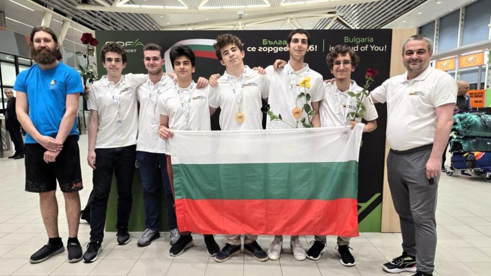 Гордост за България Ученици спечелиха 9 медала на международни състезания по математика