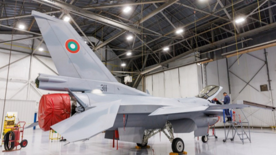 Брюксел с позиция за българския Ф 16 Твърдения за саботаж трябва да се основават на