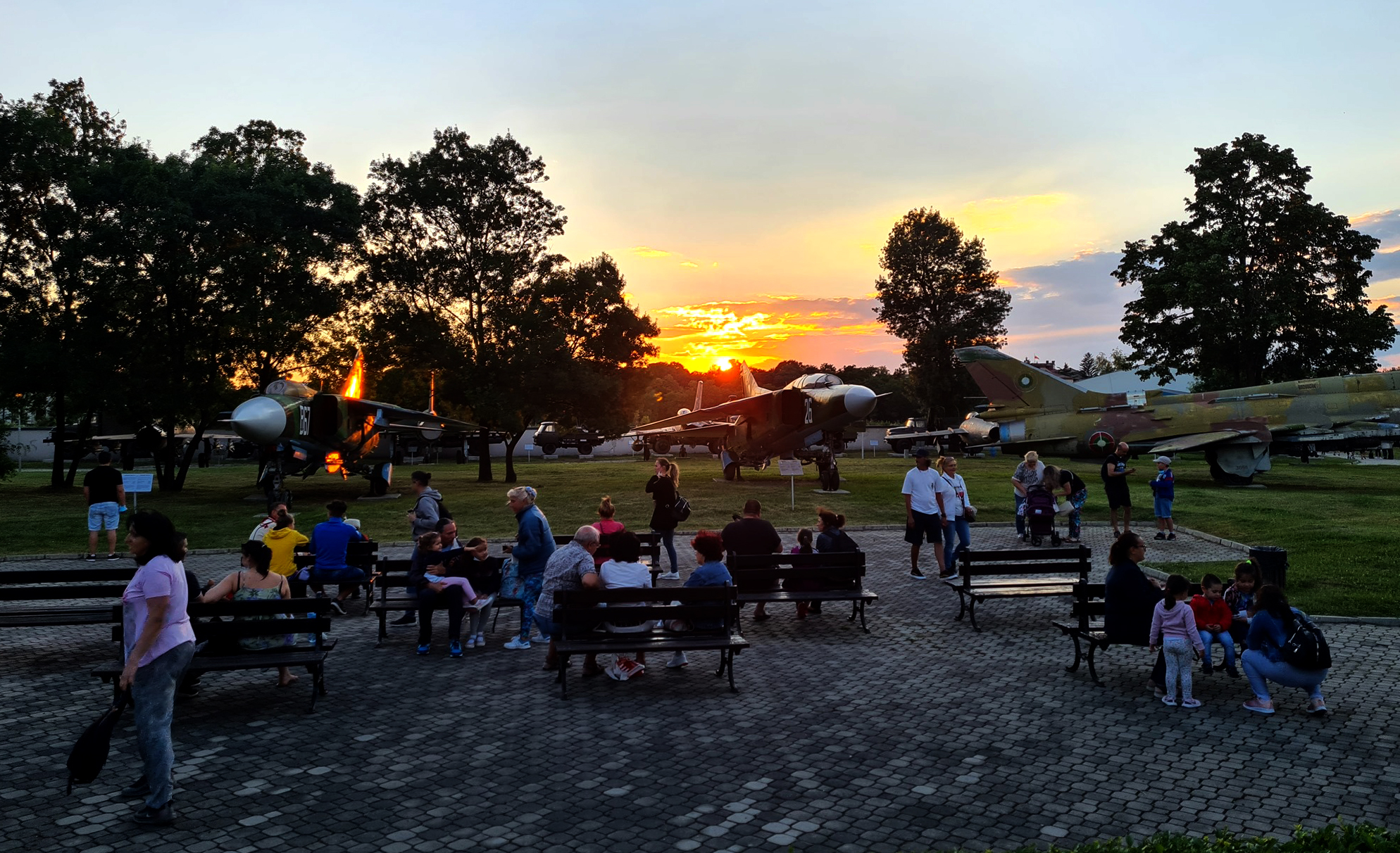 ВХОД СВОБОДЕН Концерти и лятно кино в Националния военноисторически