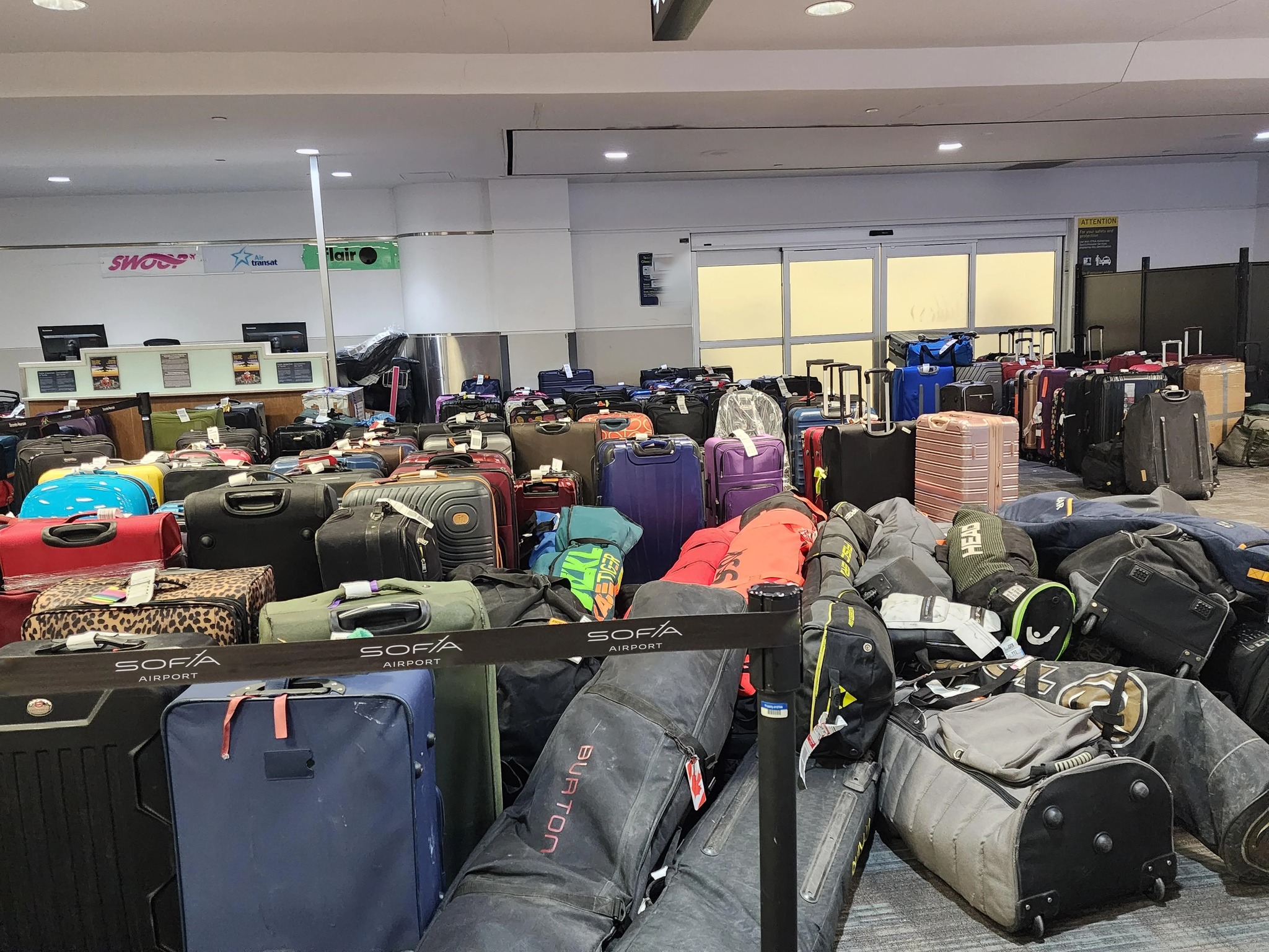 НОВА ИЗМАМА Мошеници ползват името на Летище София за да точат сметки Информационна агенция ПИК