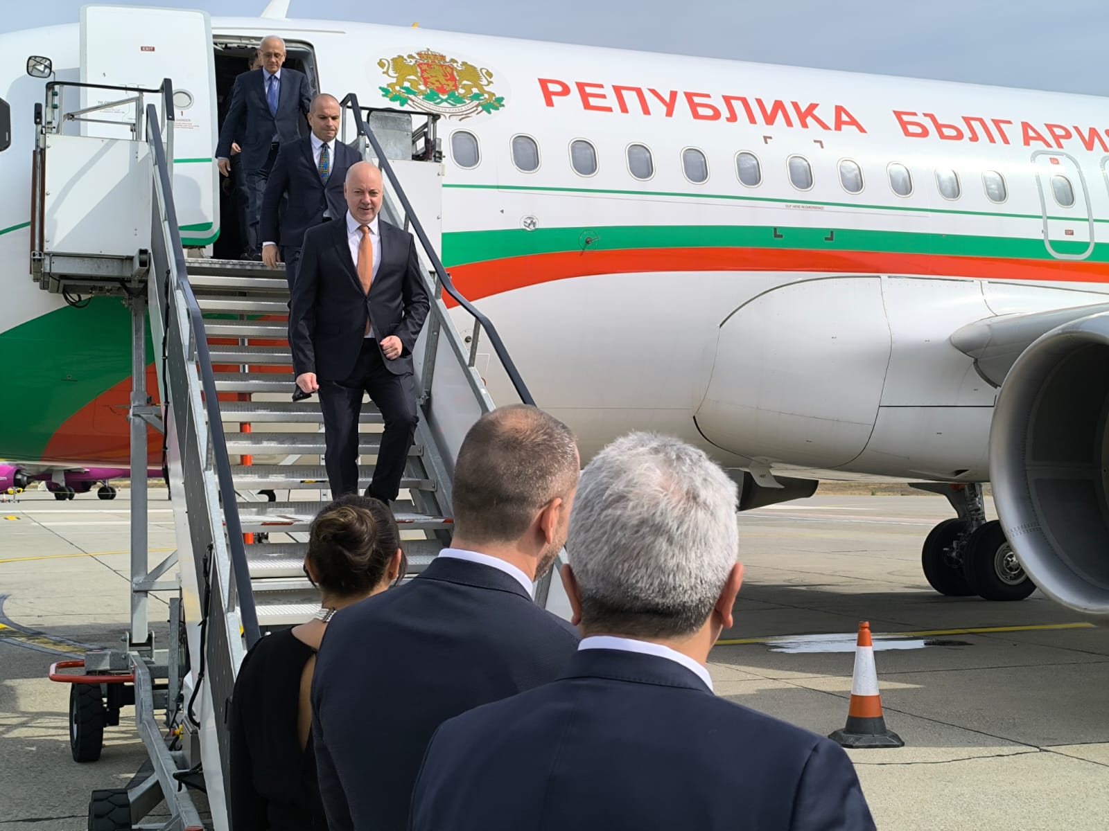 Премиерът Желязков пристигна на официална визита в Черна гора Информационна агенция ПИК